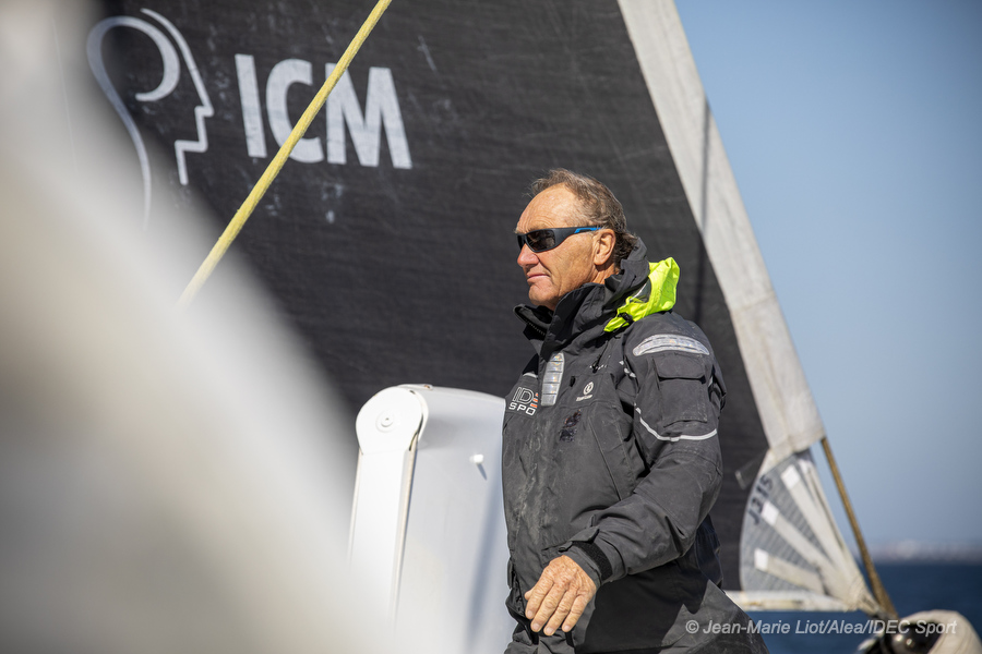 FRANCIS JOYON GOES TO CODE GREEN - IDEC SPORT