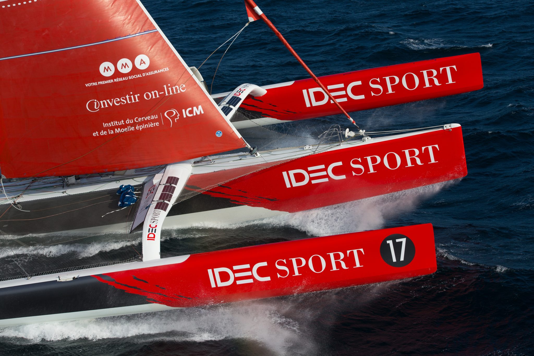 A DAY FULL OF CONTRASTS - IDEC SPORT