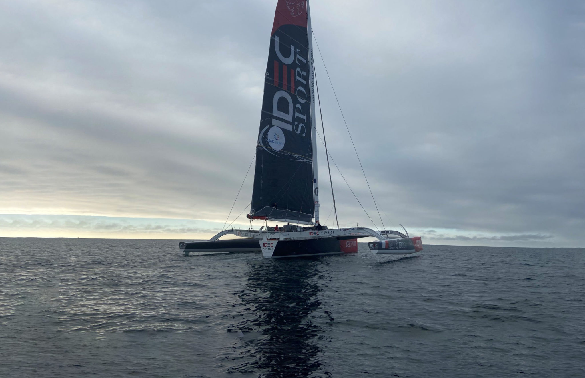 Francis Joyon has left La Trinité sur Mer. Destination, Spain - IDEC SPORT