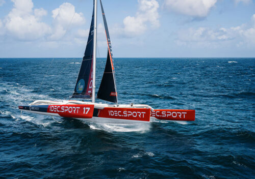 The Maxi-Trimaran - IDEC SPORT